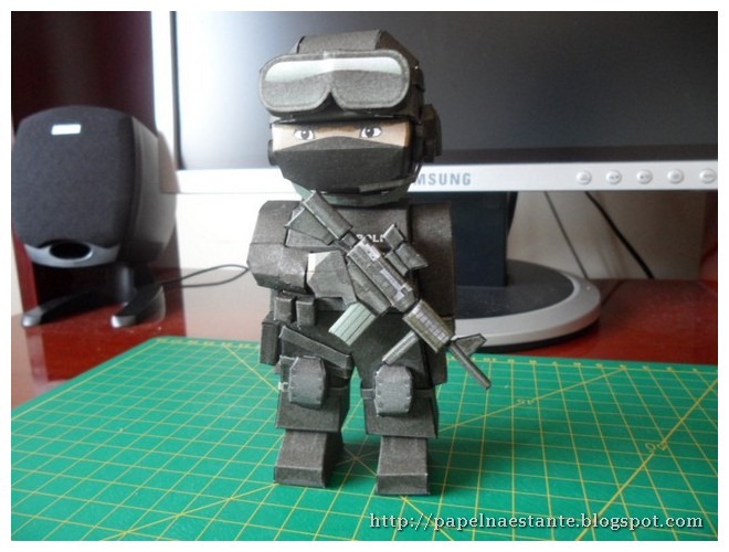 Papel na Estante: Paper Soldiers: Special Detachment 88 - Black